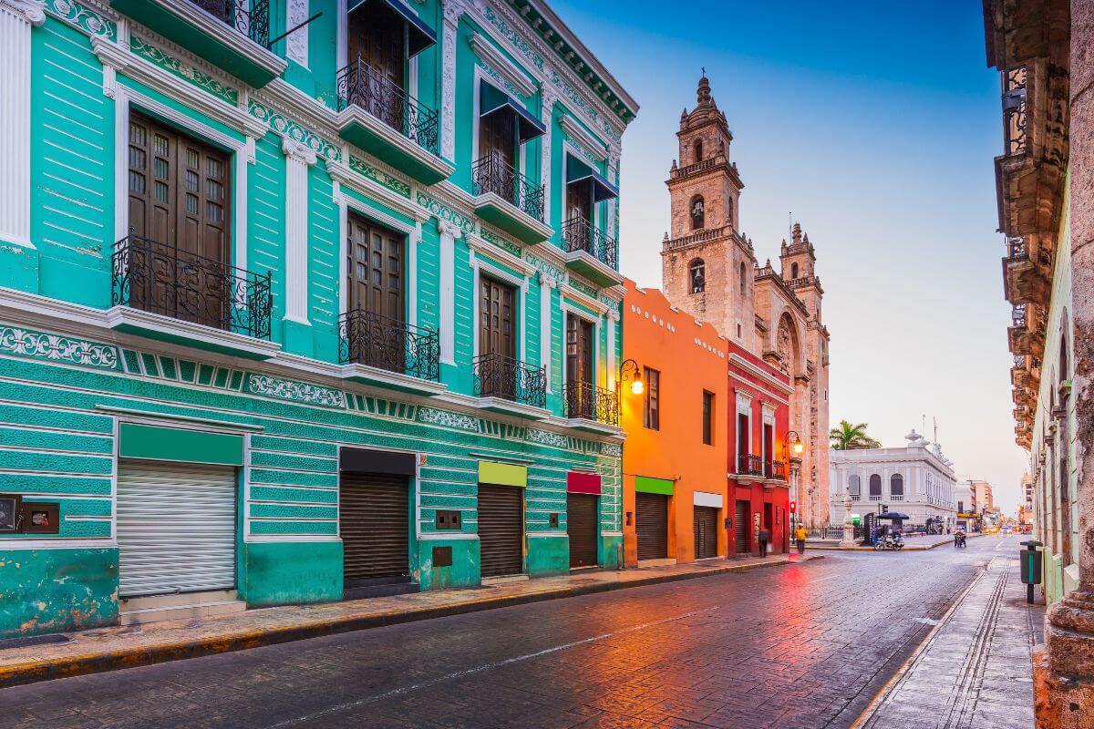 Retired Life: The Pros and Cons of Retiring in Merida, Mexico - PTM Tours